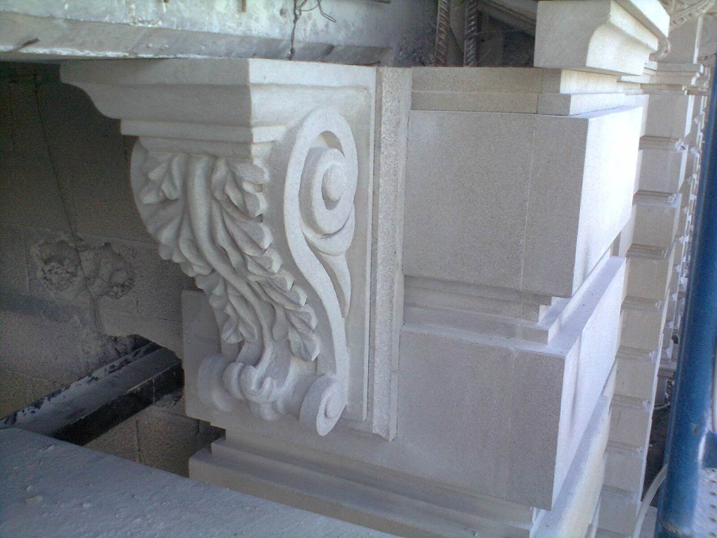 Bina fasadının aqlay daşı ilə üzlənməsi - ALTAY Engineering & Construction